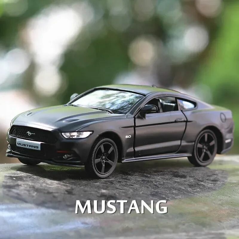 1:36 Ford Mustang GT Toy Car Model, Коллекционная модель машины для взрослых, Игрушечный автомобиль с звуковыми и световыми эффектами для детей