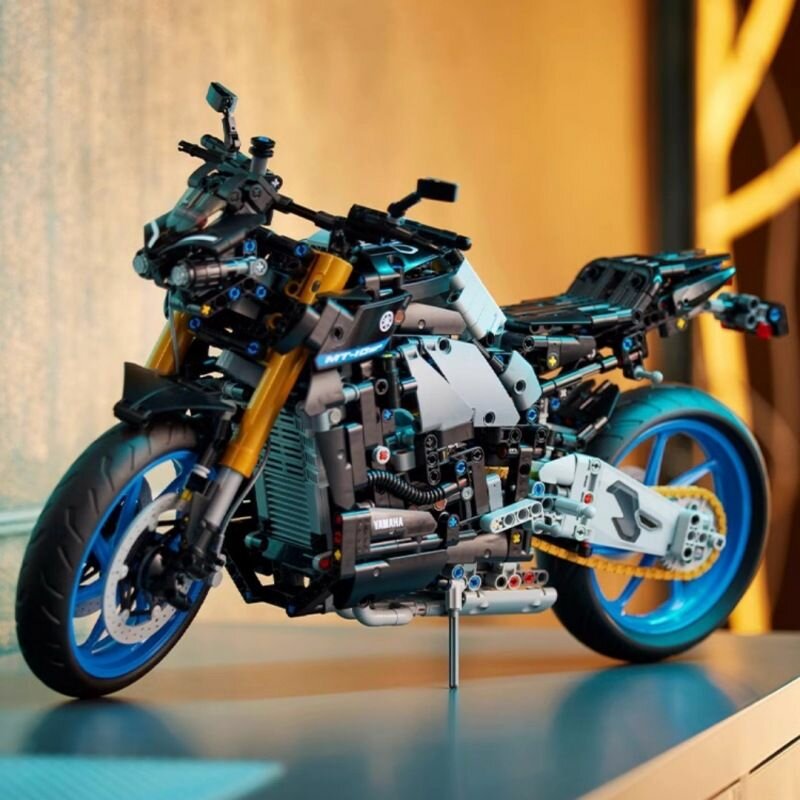 Модель мотоцикла Yamaha MT-10 SP из конструктора, 1367 деталей, масштаб 1/10