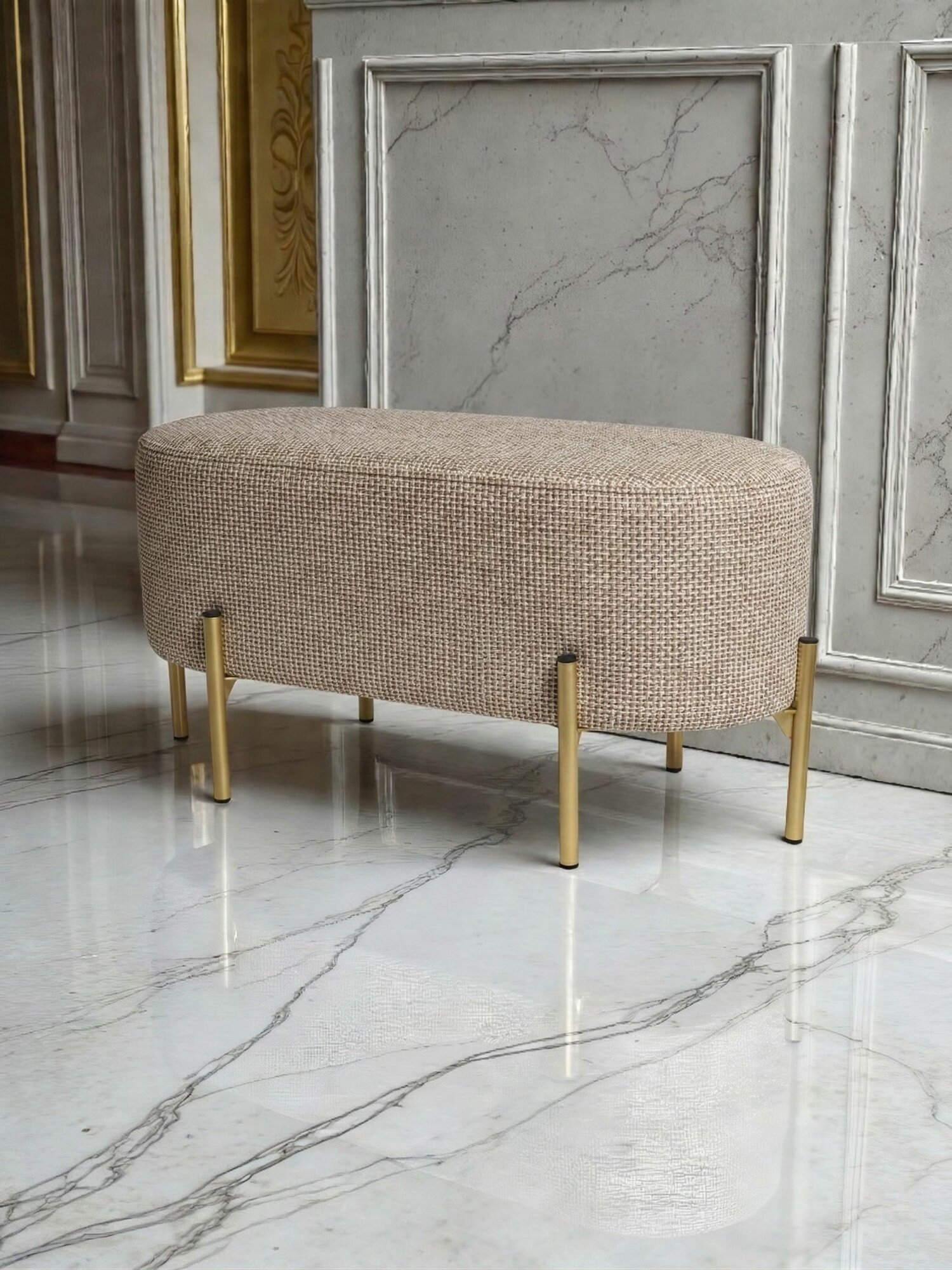 Банкетка для туалетного столика, пуф дизайнерский в гостиную, спальню с ножками с золотым покрытием, овальный 78х42x32, бежевая рогожка