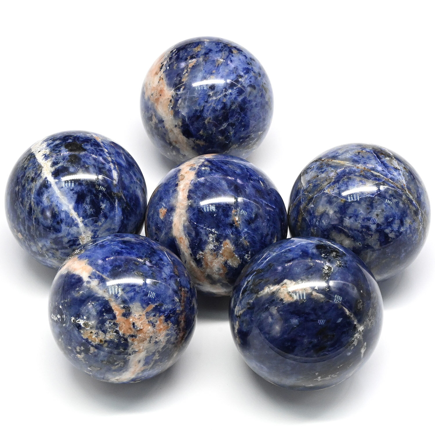 Шар из природного камня содалит, диаметр 57-58мм .