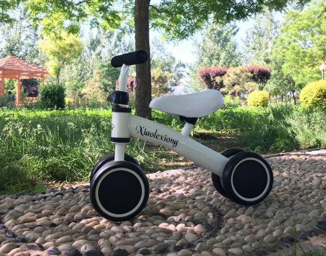 Детский четырехколесный самокат-балансир, самокат без педалей, ходунки для младенцев, 1-3 года