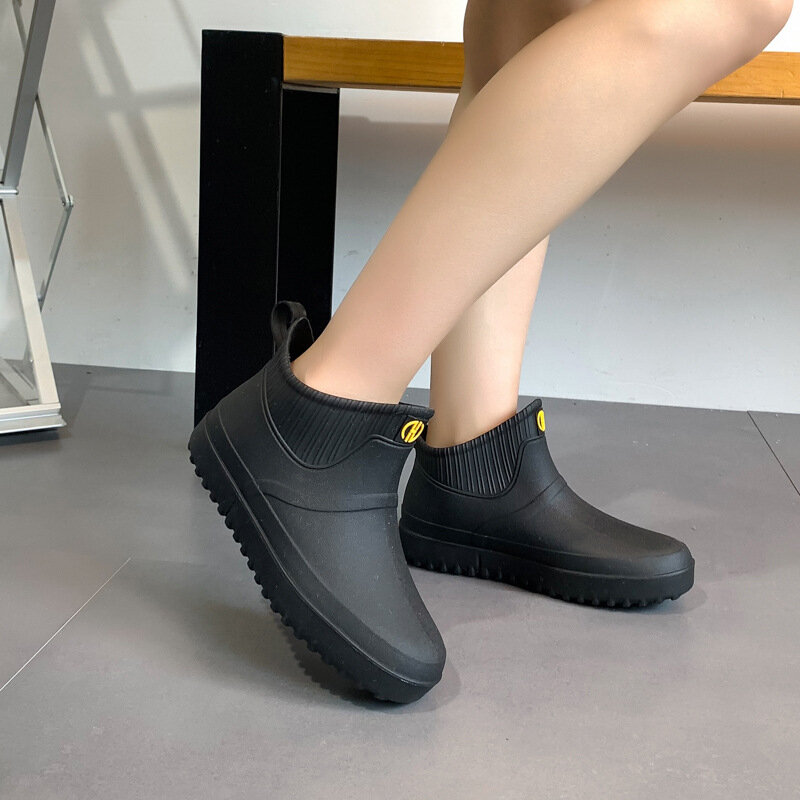 Женские резиновые сапоги с короткими трубами, интегрированная водонепроницаемая обувь, всесезонная рабочая обувь для улицы, короткие водонепроницаемые нескользящие мягкие подошвы, износостойкие бархатные резиновые сапоги, полусапожки