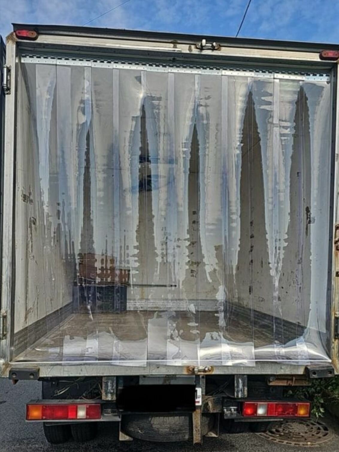 ПВХ завеса в рефрижератор 2х1,95, с креплением, высота -1,95 метра, ширина- 2 метра (12 полос)