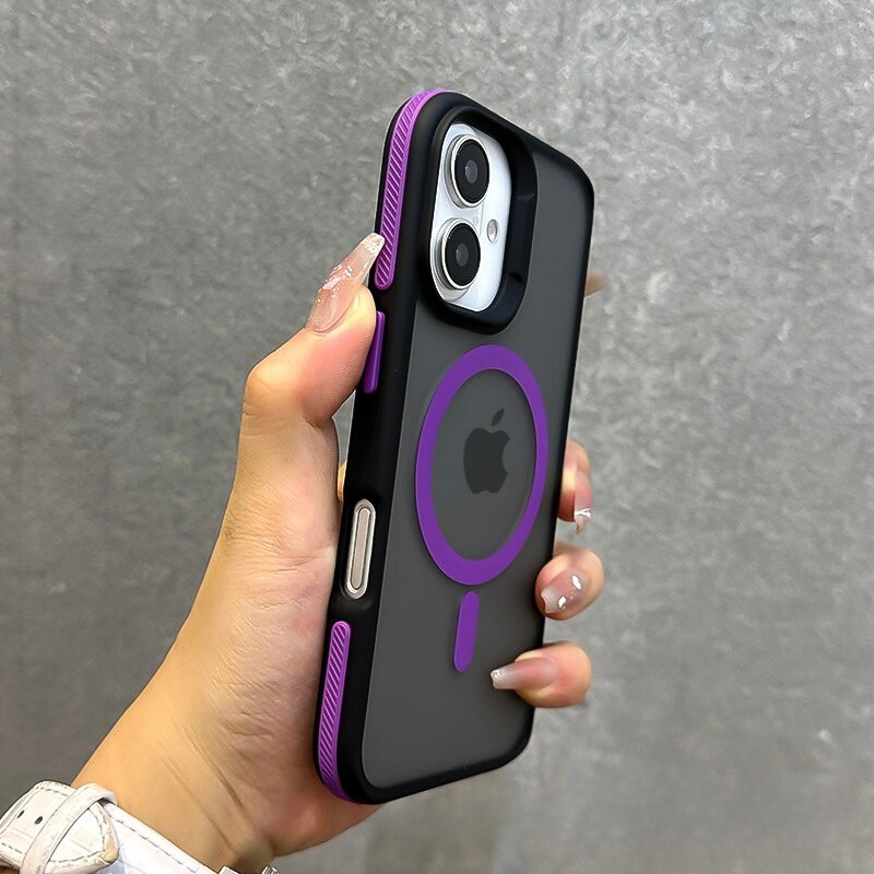 Чехол Neon Lines для Apple iPhone 16 (айфон 16) противоударный, черно-фиолетовый