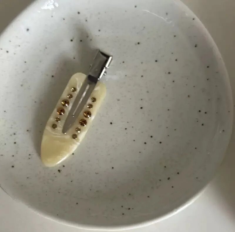 Заколка для волос Qianfeng, цвет 01 Milk Tea with No