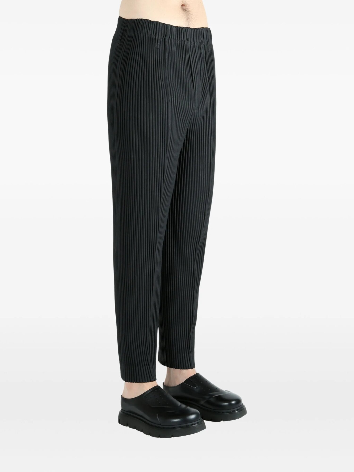 Брюки HOMME PLISSE ISSEY MIYAKE Pleated trousers, размер 48 — фото 1