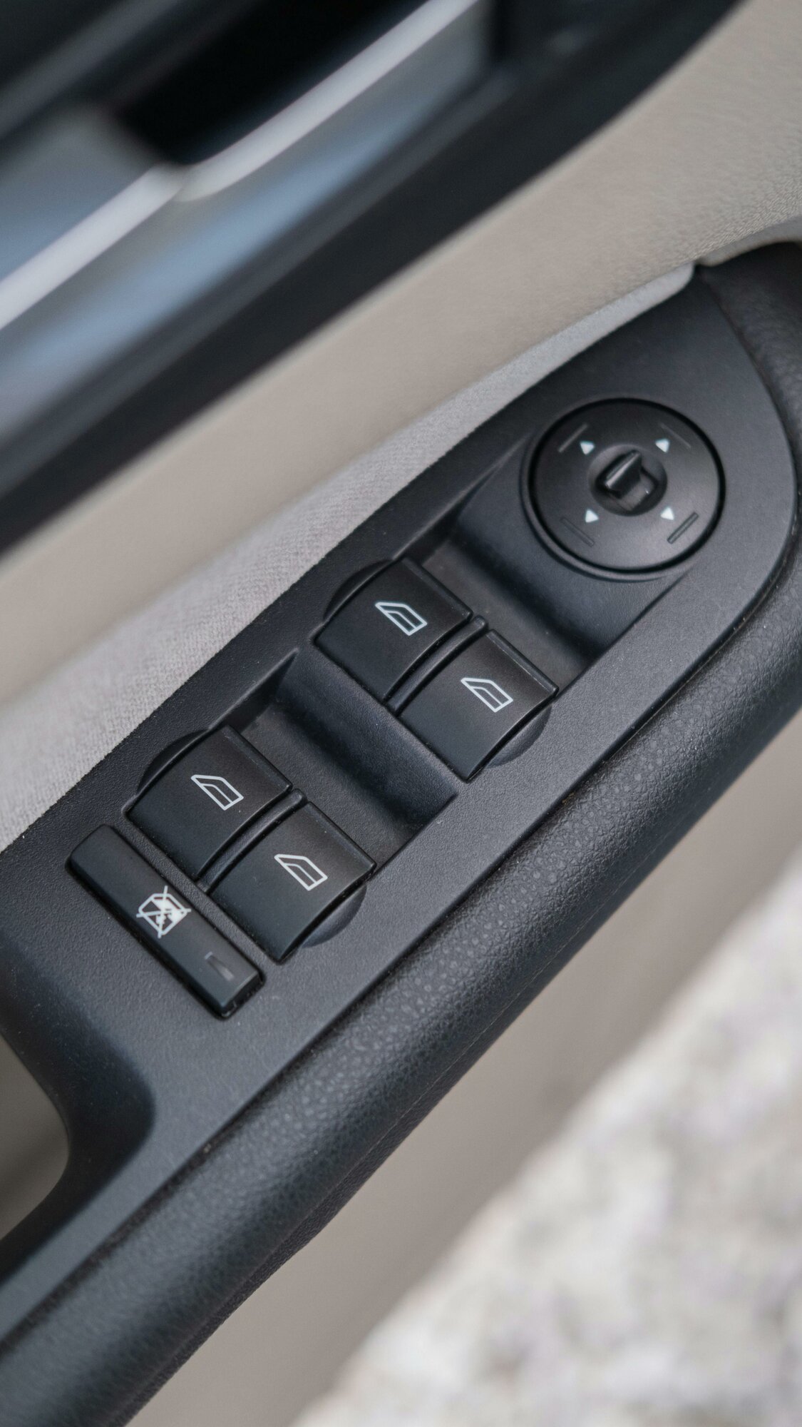 Картина на холсте 60x110 LinxOne "Автомобиль, интерьер для дома / декор на стену / дизайн