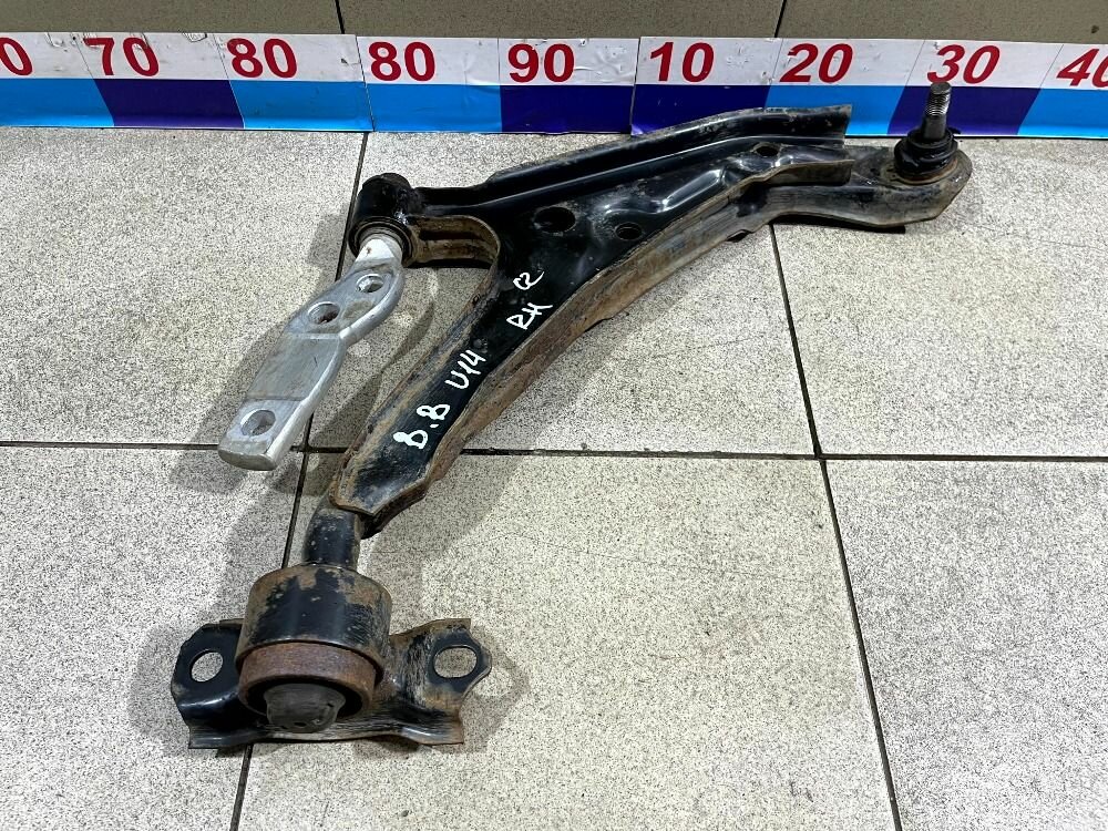 Рычаг передний нижний правый Nissan Bluebird 545002J511