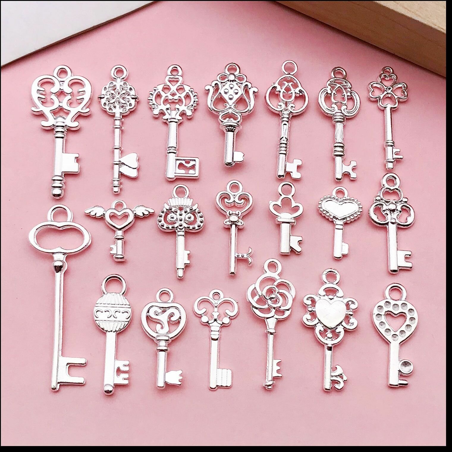 20 видов маленьких ключиков из блестящего серебра набор для создания бижутерии.