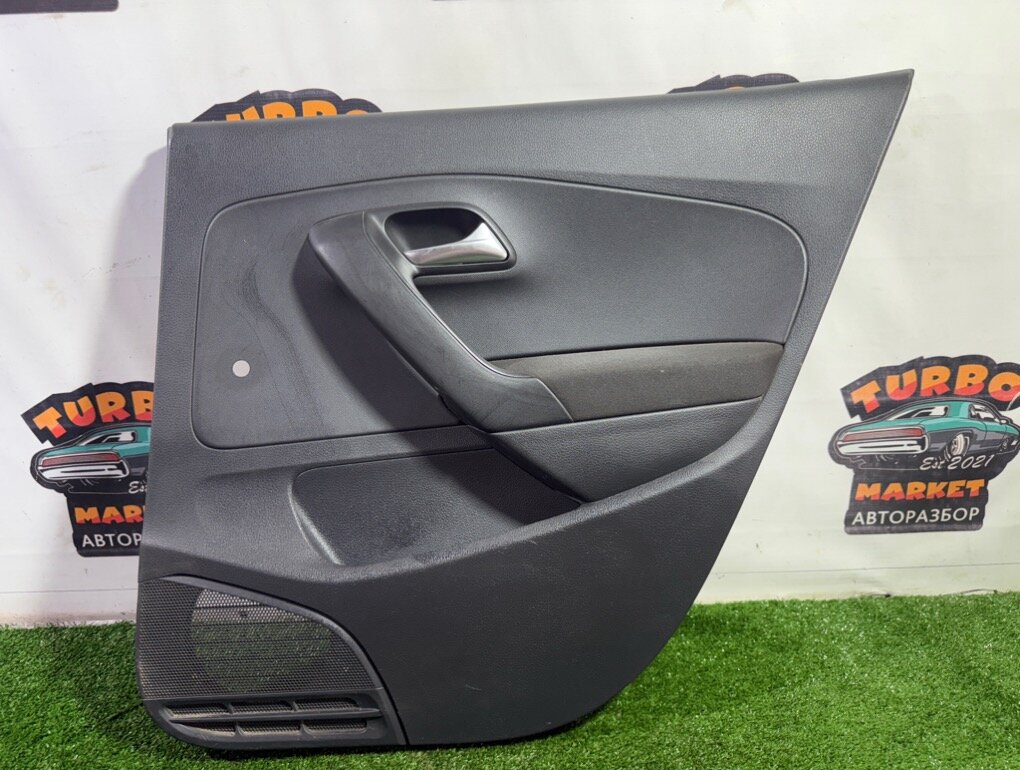 Обшивка двери задняя правая Volkswagen Polo 156039981