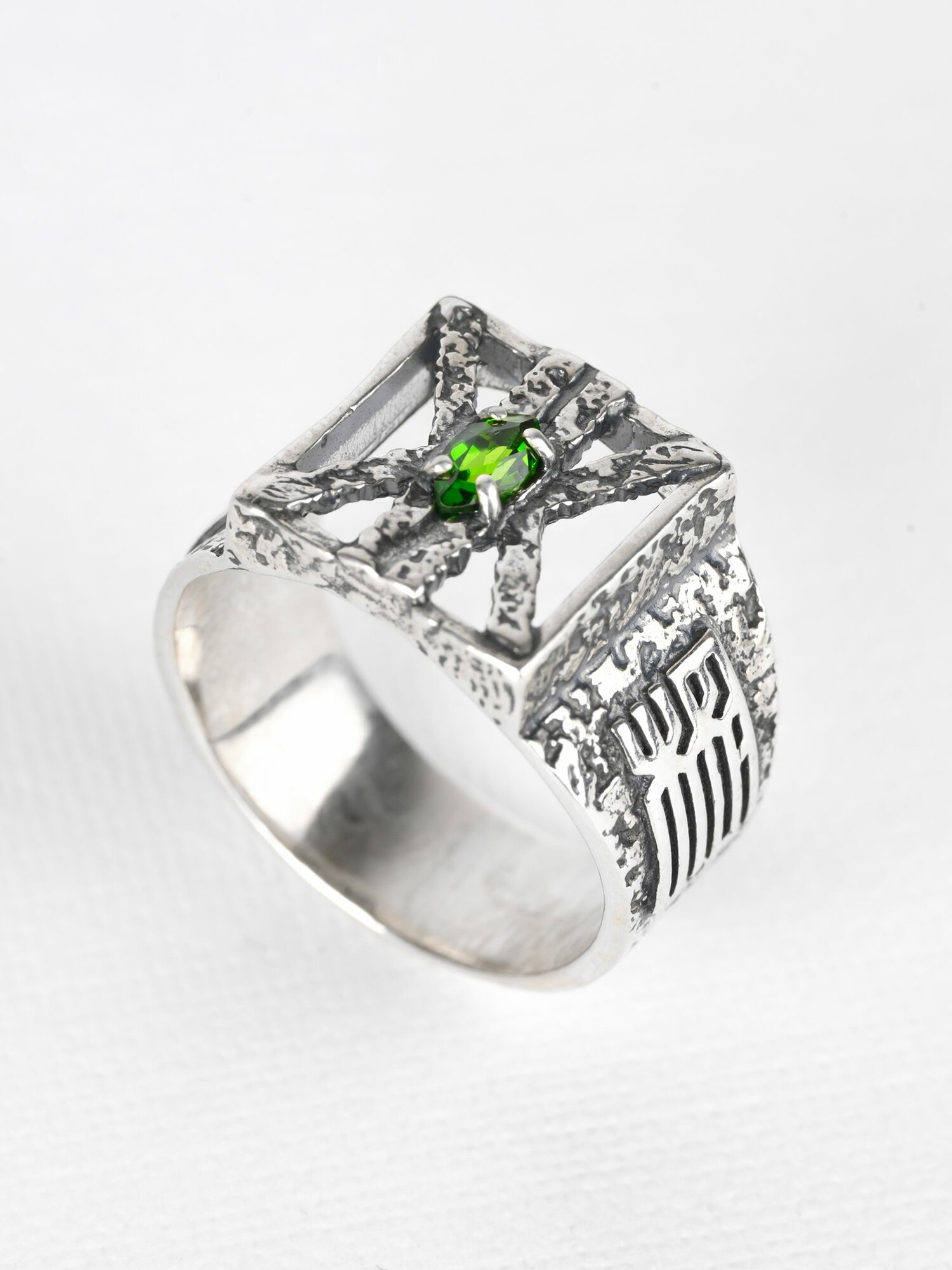 Перстень, серебро, 925 проба, чернение, хромдиопсид