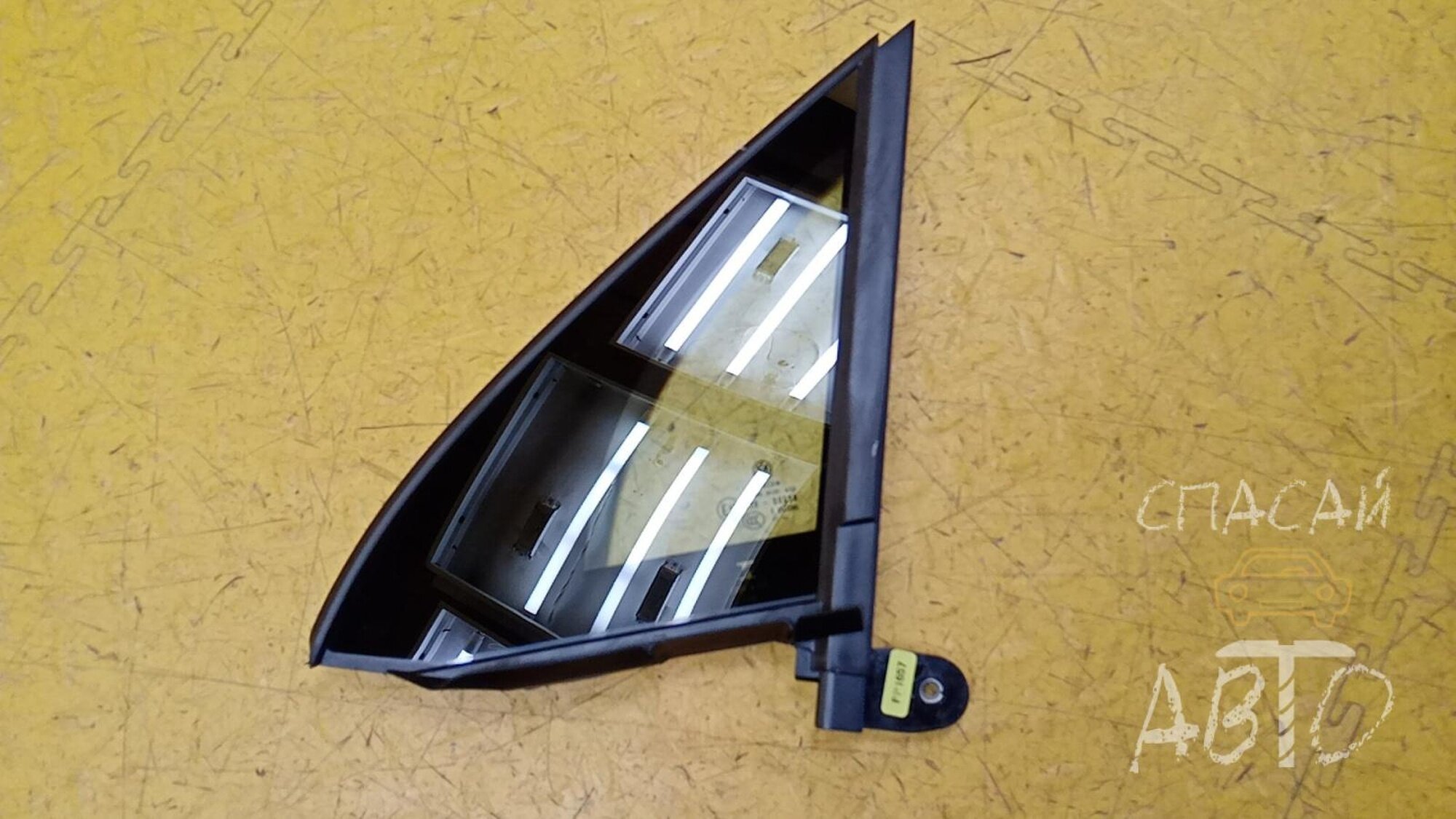 Стекло двери Volkswagen Tiguan 5NA845113F, боковое, с обогревом, левое