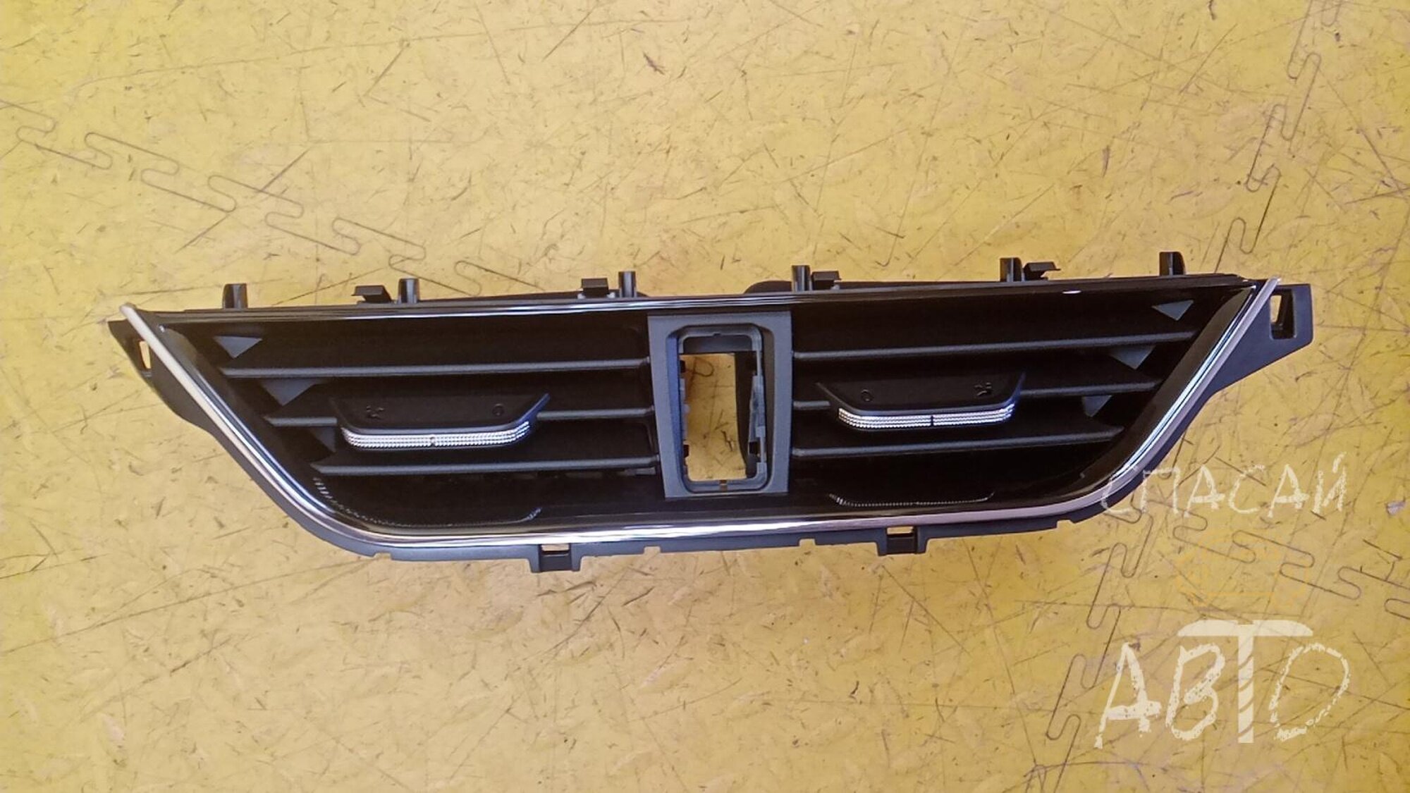 Дефлектор воздушный VAG 60U820951ARYP, для Skoda Rapid, черный