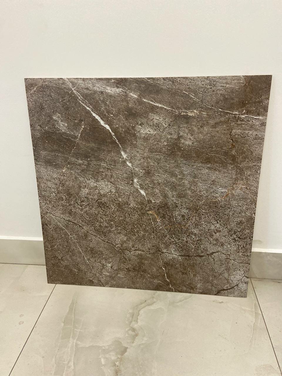 Керамогранит Royal Stone, 600х600 мм, производство Индия, 1шт - 1 упаковка - 4 плитки