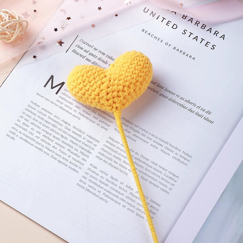 Готовый подарок ко Дню учителя, букет в форме сердца из вязаных цветов ручной работы, креативный подарок на день