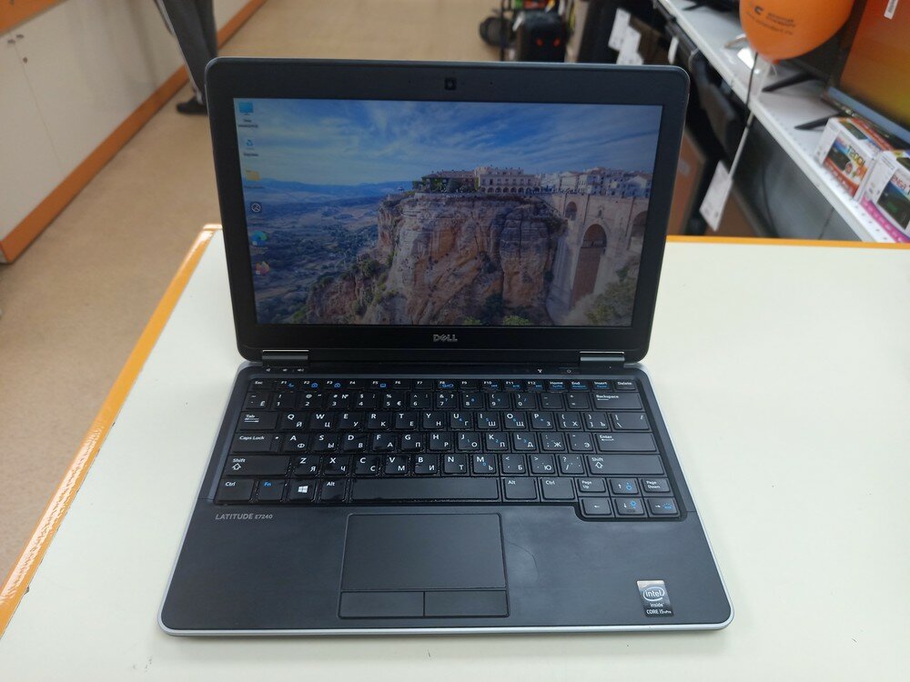 12.5" Ноутбук Dell Latitude E7240, LTE, 1366x768, Intel Core i5-4300u (Б/У)Уценка