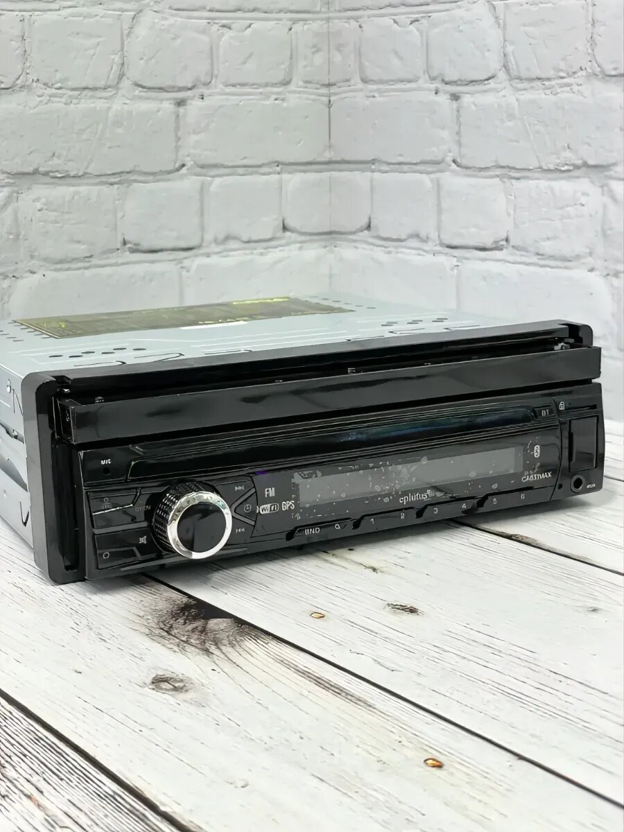 Автомагнитола C Выдвижным Дисплеем