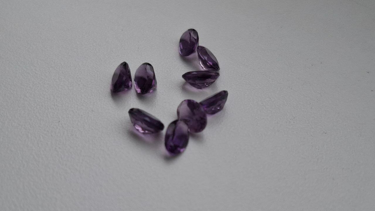 Камень-аметист, овальной формы, цвет фиолетовый, 0.65 карат, 7 x 5 мм