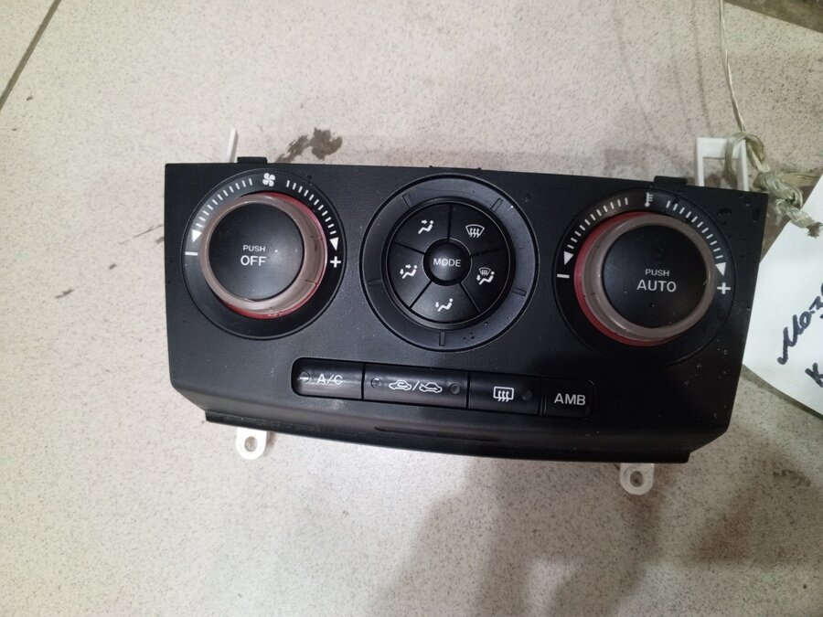 Блок управления климатической установкой от Mazda 3 bk 2003-2009