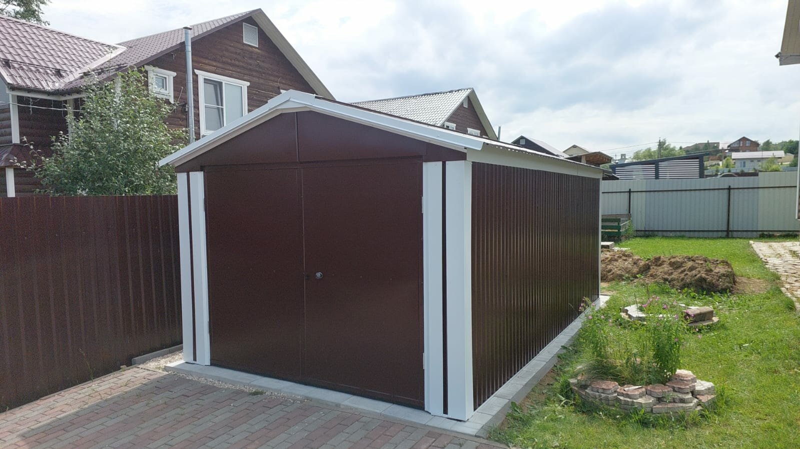 Металлический гараж 3х6х2,6м с распашными воротами 2,5х1,96м, модульный, быстросборный.