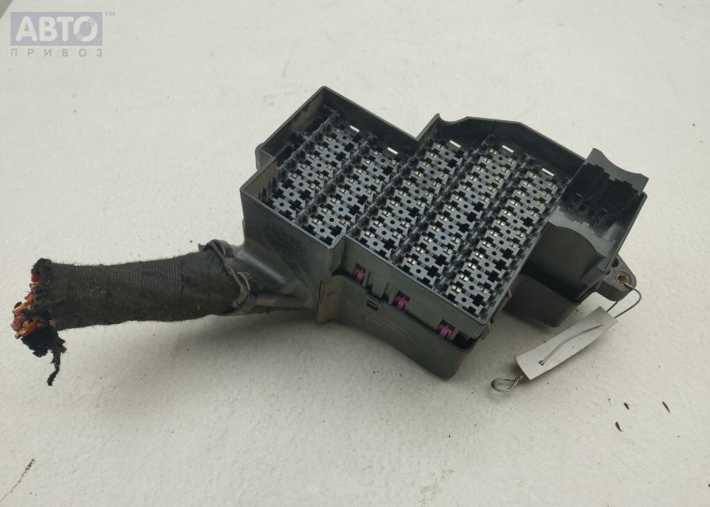 Блок предохранителей Volkswagen Touareg