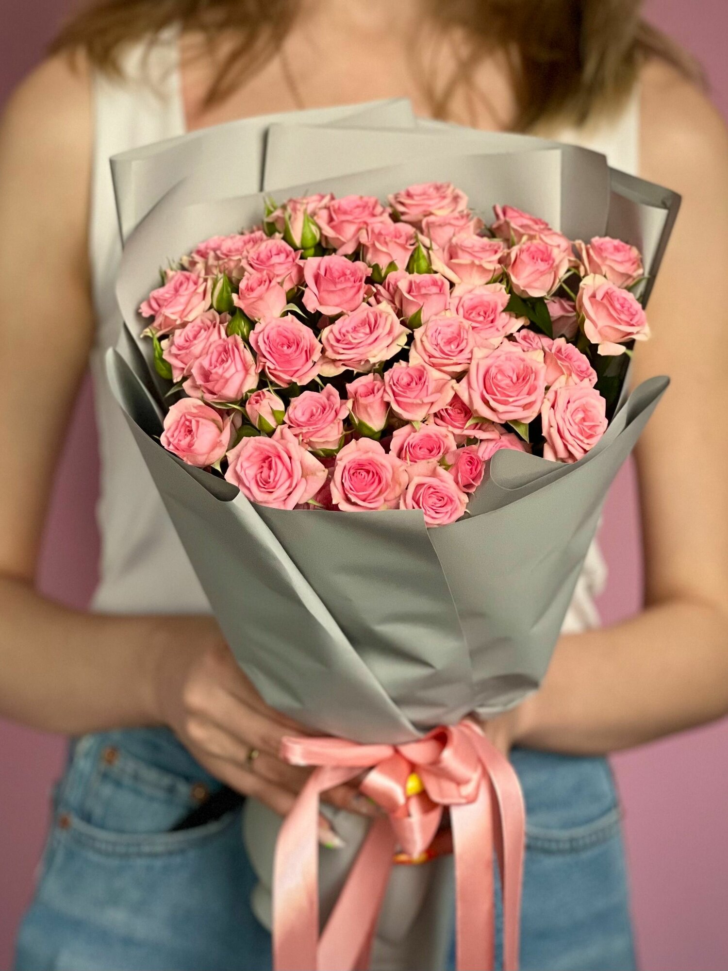 Цветы живые, букет из розовых кустовых роз, 11 шт, от Flor2u