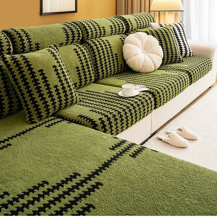 Свадебный красный чехол для дивана, универсальный чехол с полным покрытием, зимний толстый плюшевый чехол для дивана, новая модель чехла для подушки 2026 года.