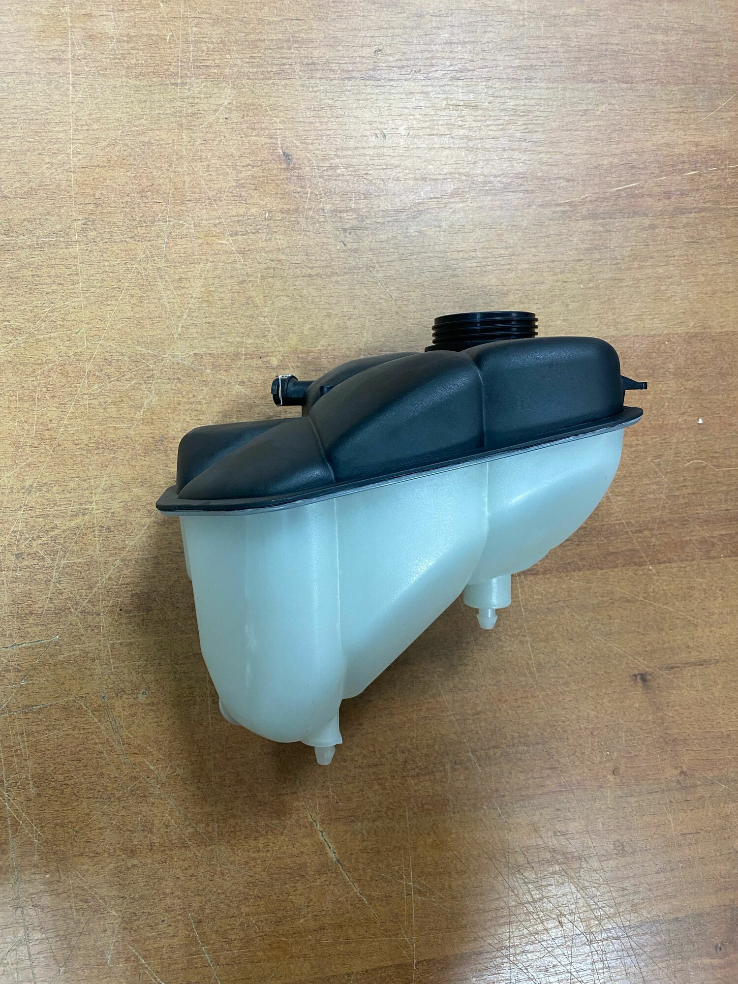 Расширительный бачок Mercedes w211 w219