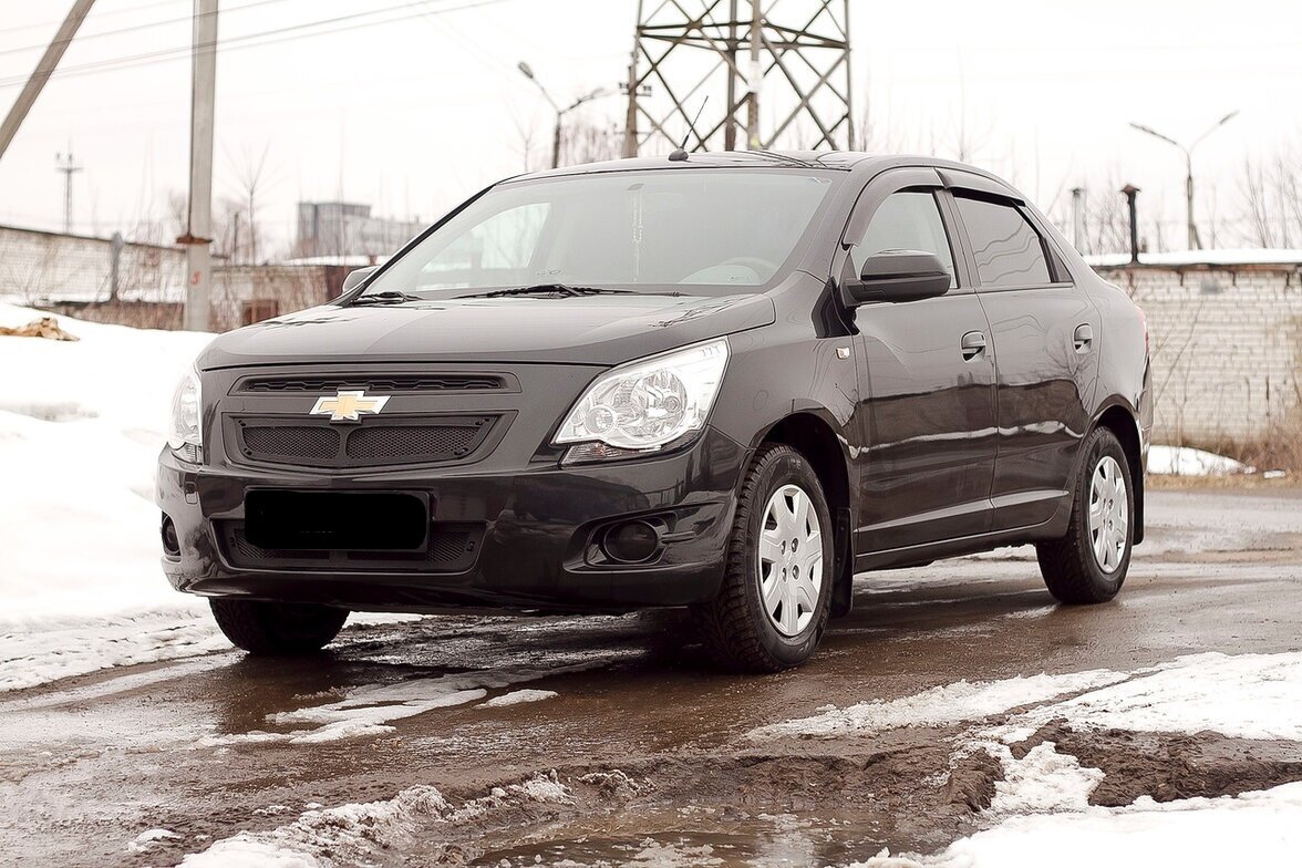 Защитная сетка решетки переднего бампера Chevrolet Cobalt седан 2013-2015