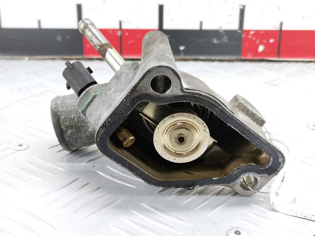Корпус термостата / 1556785 24456401 95517660 для Opel Meriva A (с пробегом)