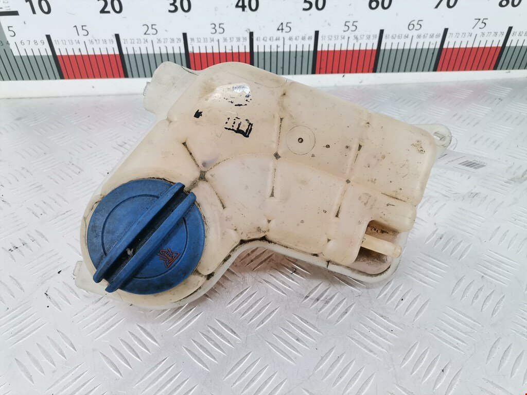 Бачок расширительный Audi A4 B7 8E0121403 арт. 1520244