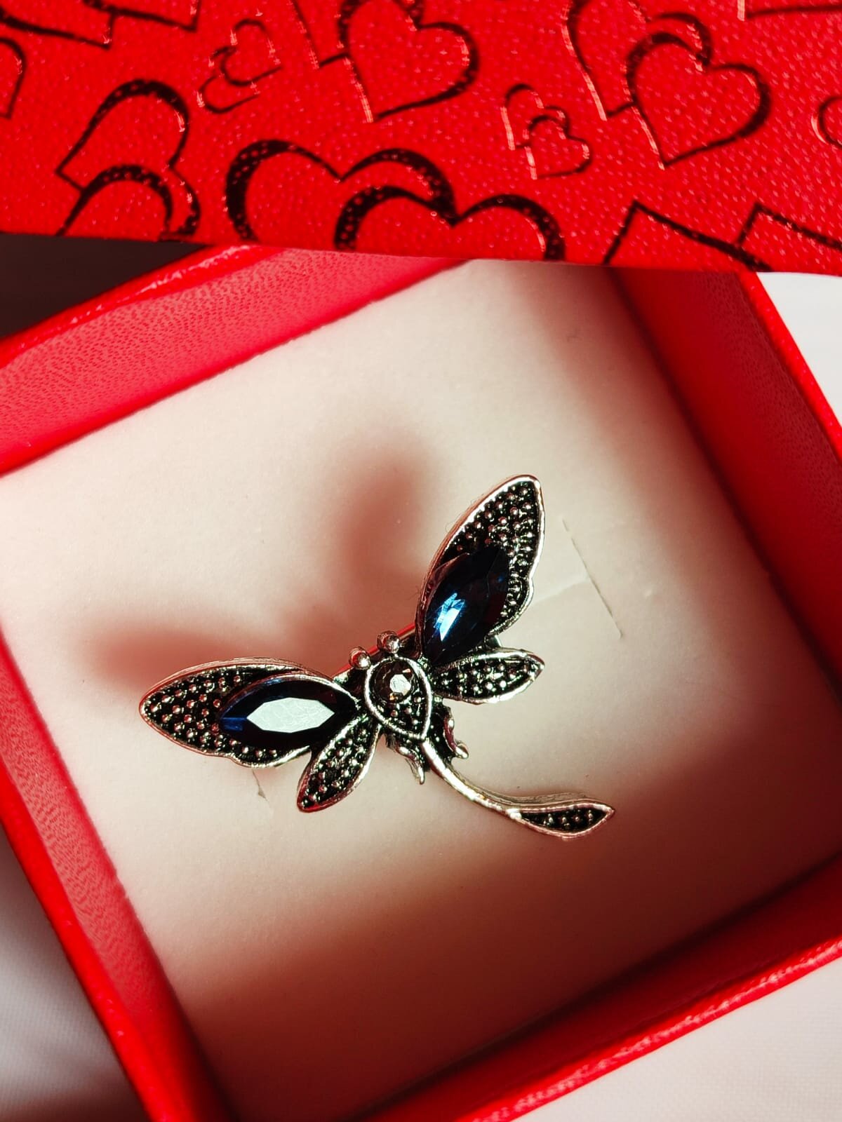 Брошь, стразы