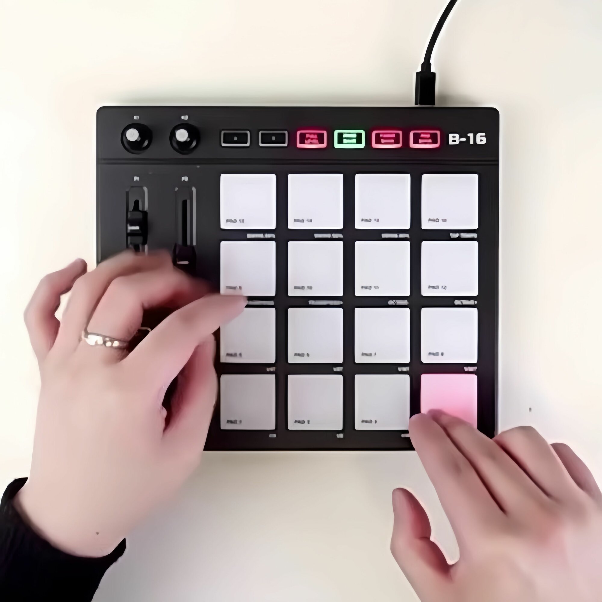 MIDI-контроллер — фото 1