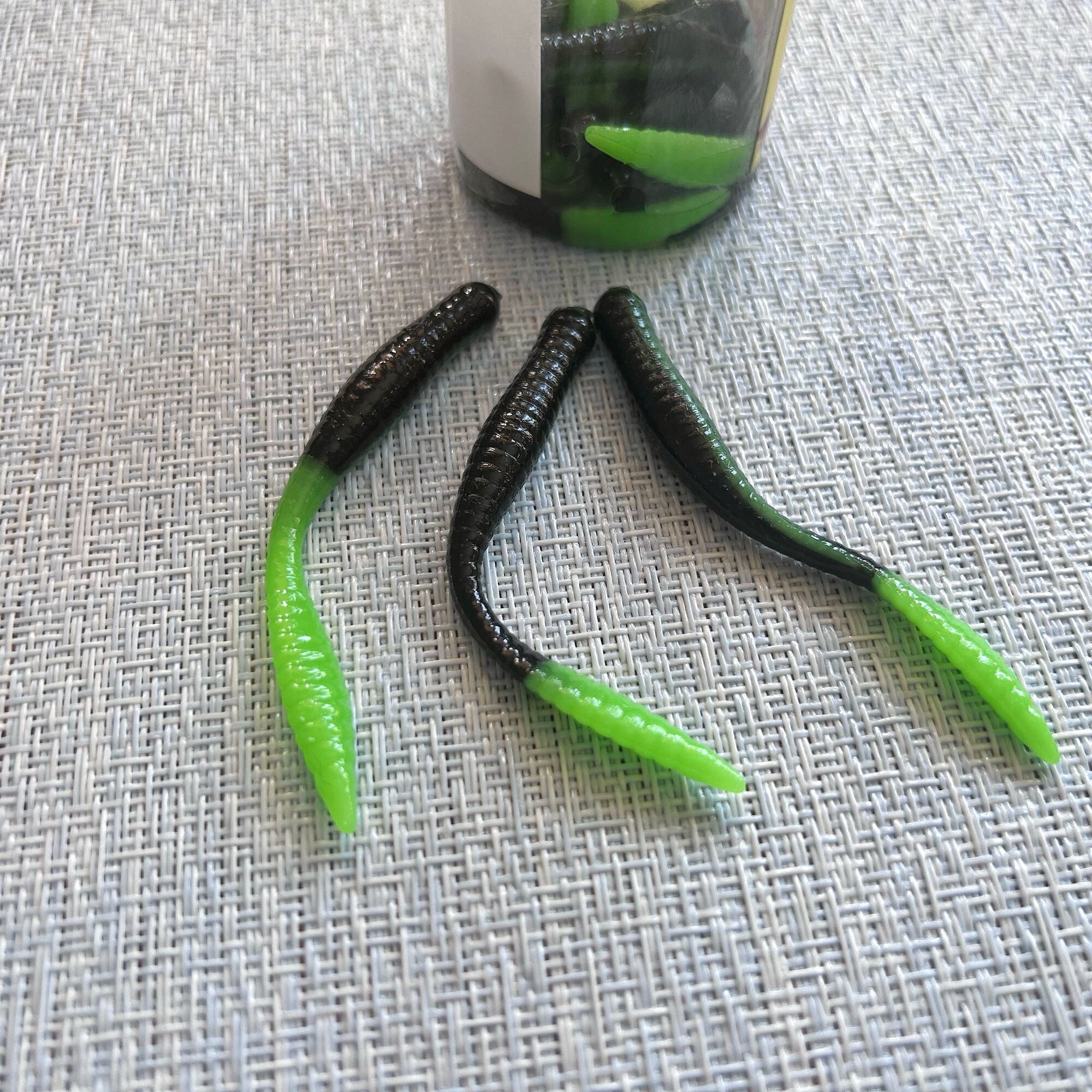 Мягкая Силиконовая приманка для форели Бобриный Хвост 77 мм, цвет Черно-Зеленый, 10 шт.