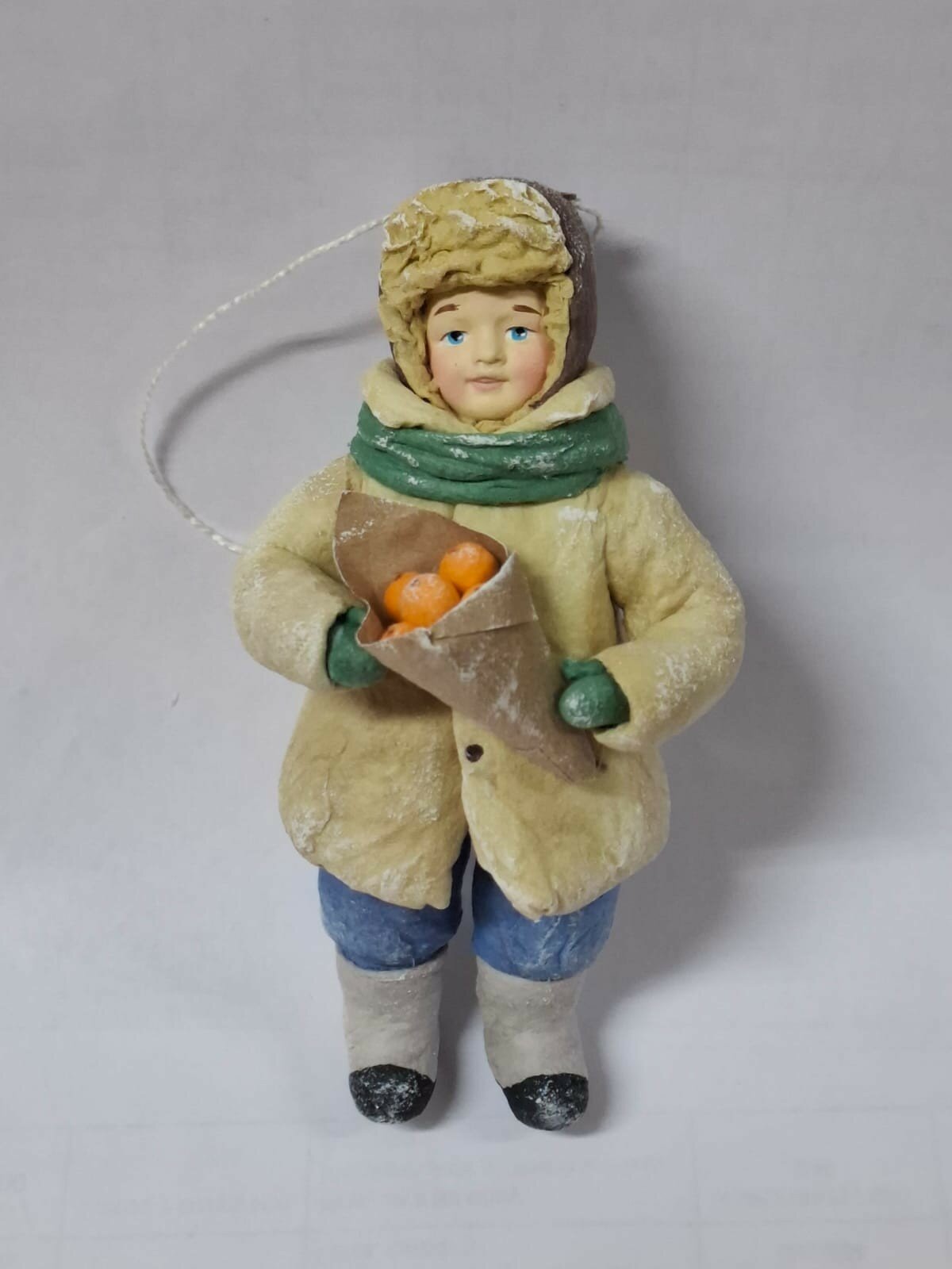 Игрушка на елку "Мальчик с мандаринами" (вата, ручная работа)