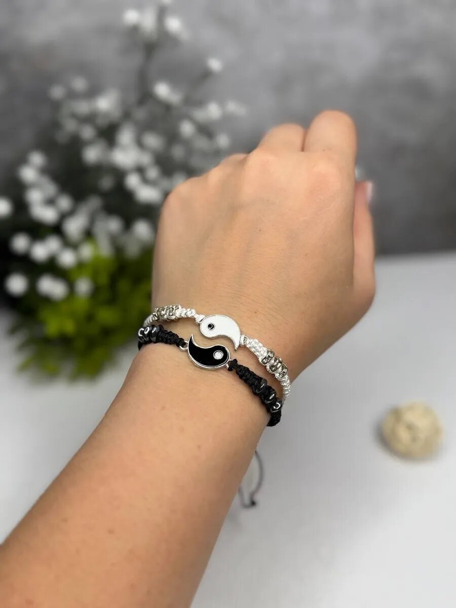 Славянский оберег, Браслет-нить, стразы