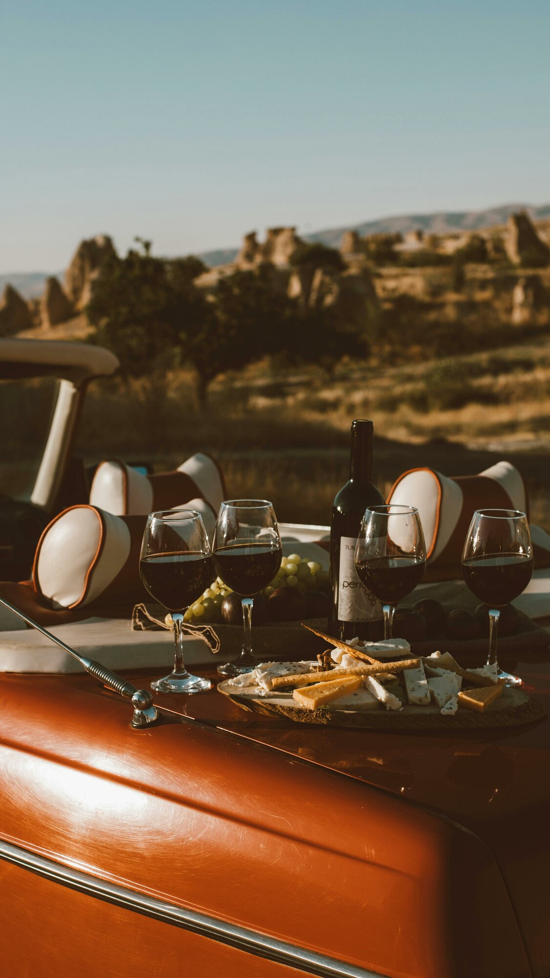 Картина на холсте 60x110 LinxOne "Автомобиль, интерьер для дома / декор на стену / дизайн