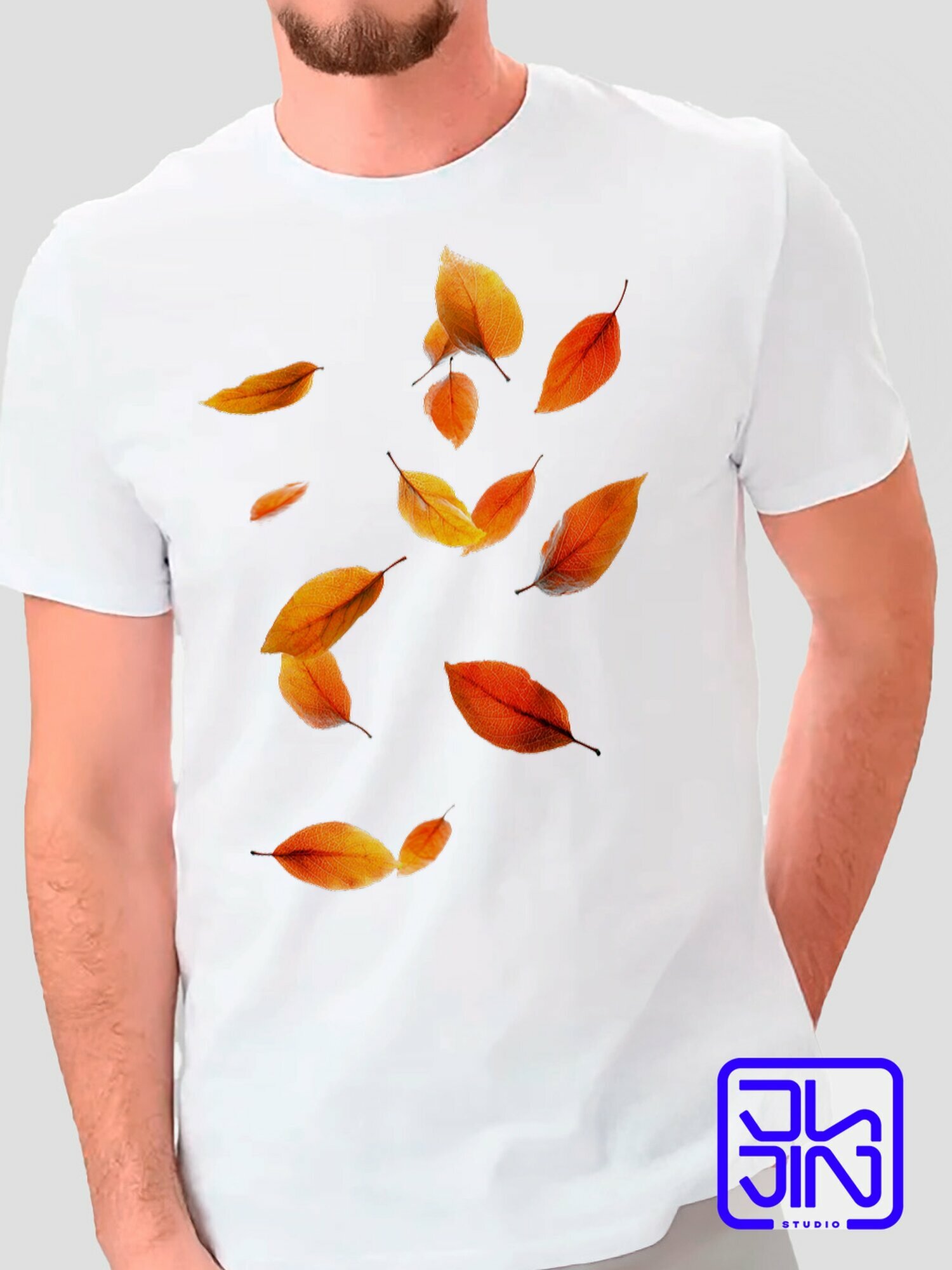 Футболка классическая мужская с авторским принтом Минималистичные белые фоны с оранжевыми, осенними листьями природы, белый хлопковый трикотаж с прикольным рисунком на груди