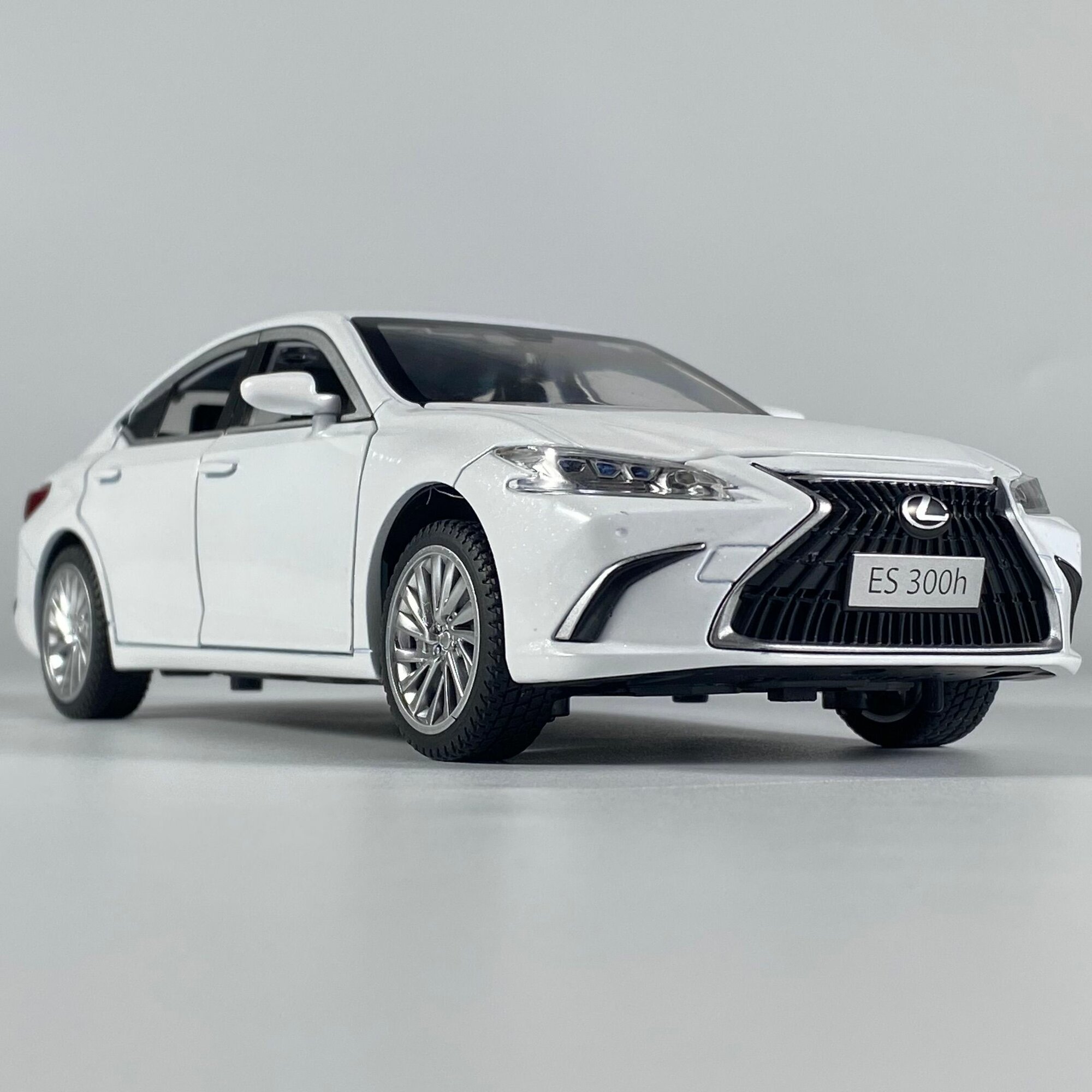 Коллекционирование автомобилей Лексус ES300H, 1:24 Lexus ES300H, роскошный салон, Модель автомобиля из сплава, Со звуком и светом