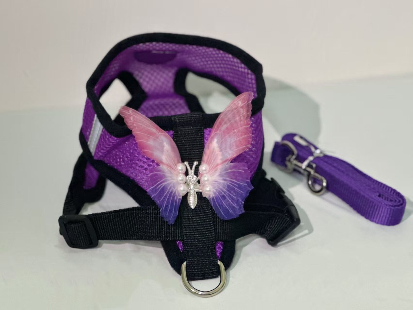 Бабочка-шлейка для кошек с непролазным поводком (в комплекте 1,2 м) Цвет：Фиолетовый (в комплекте поводок 1,2