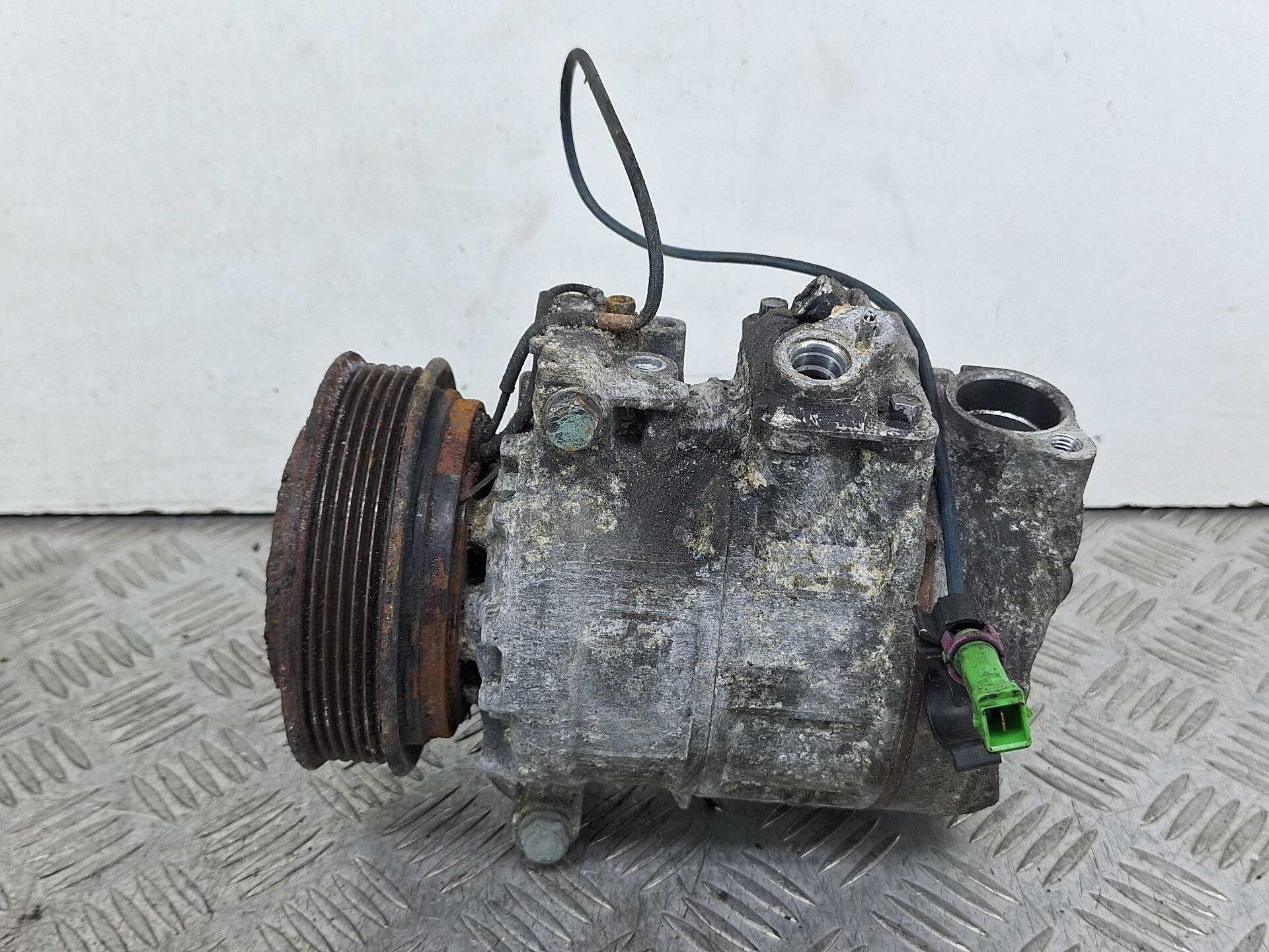 Компрессор кондиционера Audi A6 C5 рест. (2001 - 2005)