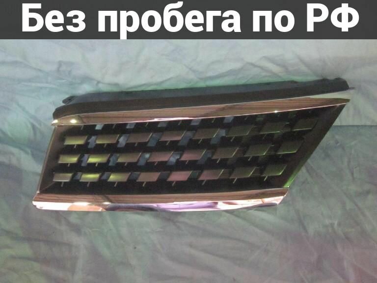 Решетка радиатора с пробегом Nissan Tiida C11