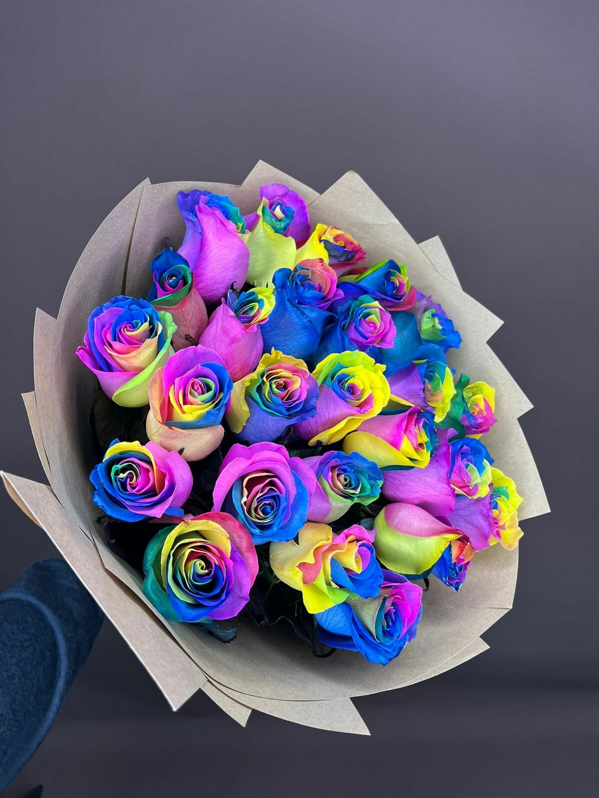 Монобукет Радужные розы Premium Flowers 25 шт, 60 см - не крашены баллоном, краской не пахнут!