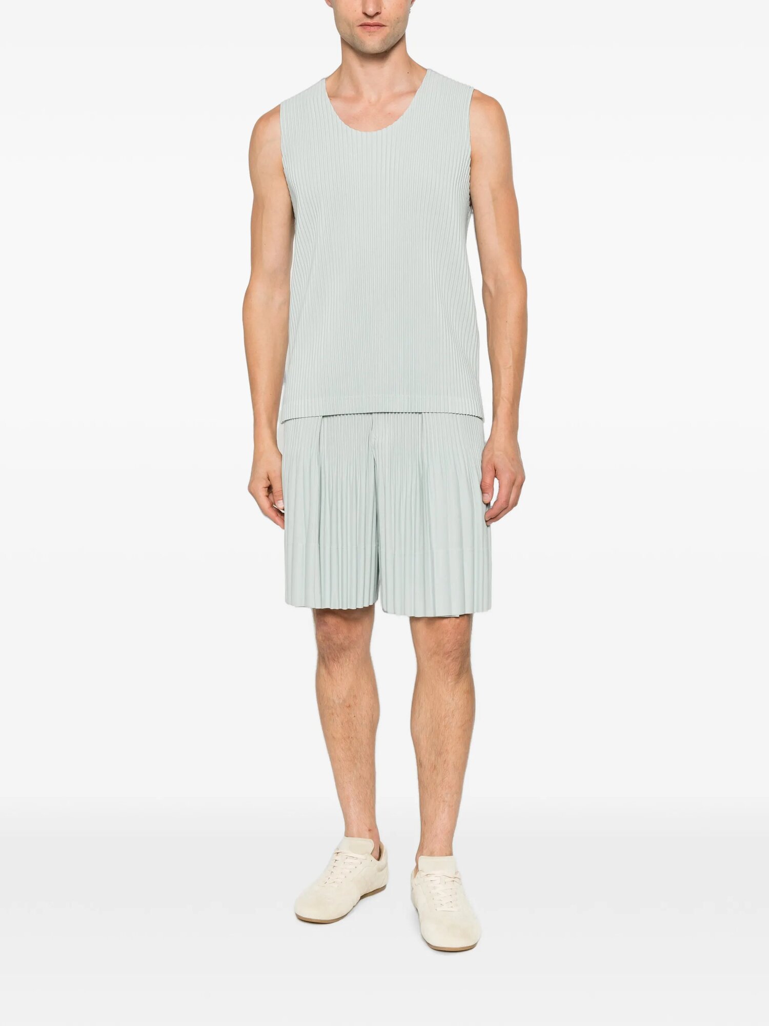 Топ HOMME PLISSE ISSEY MIYAKE Pleated sleeveless top, размер 50 — фото 1