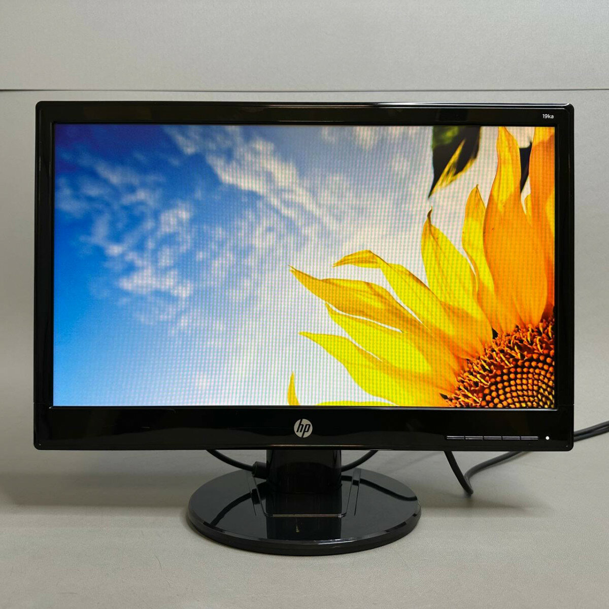 18.5" Монитор HP 19ka, 1366x768, черный