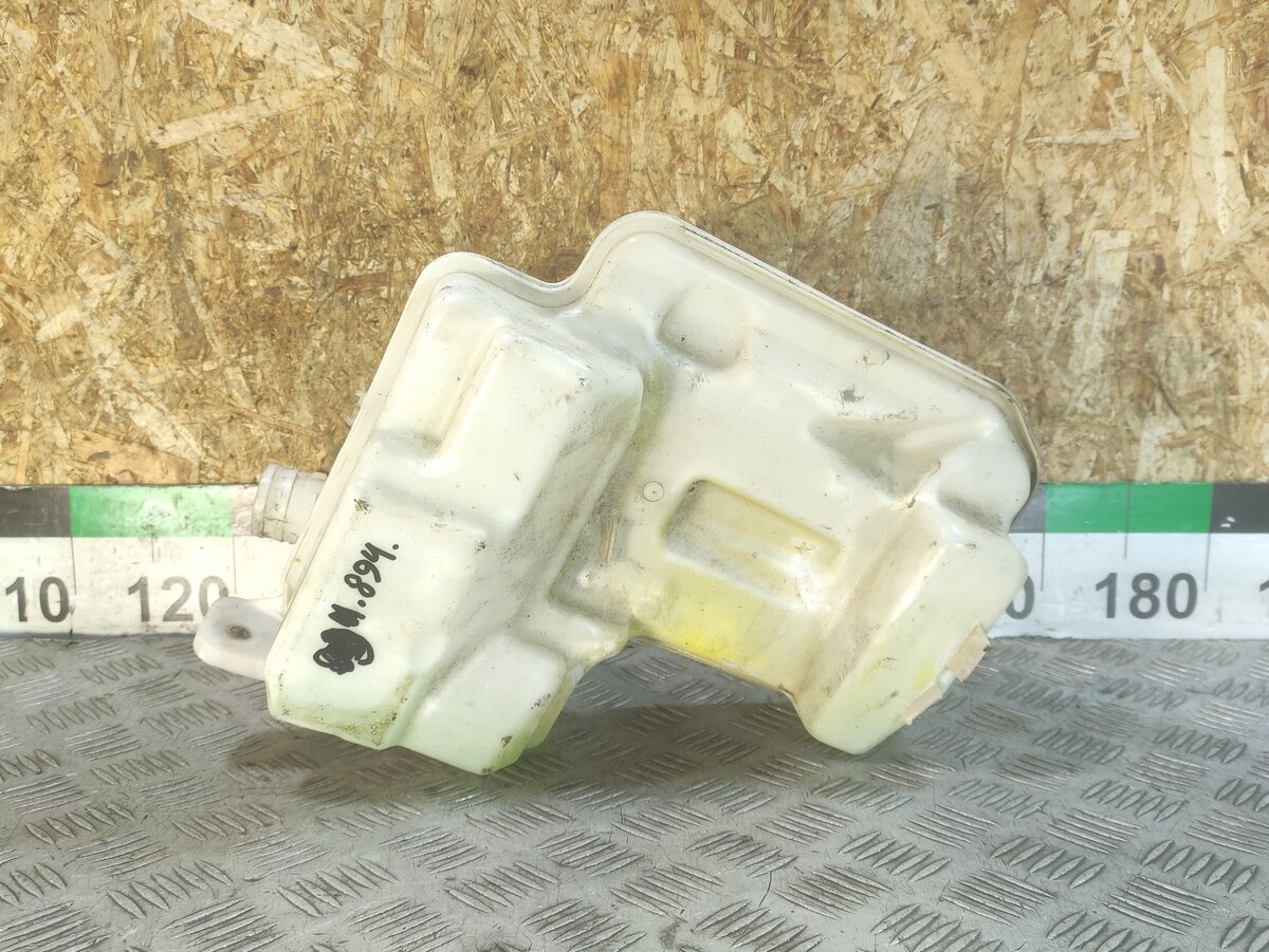 Бачок омывателя лобового стекла SKODA Octavia 2013-2020 5Q0955453AP