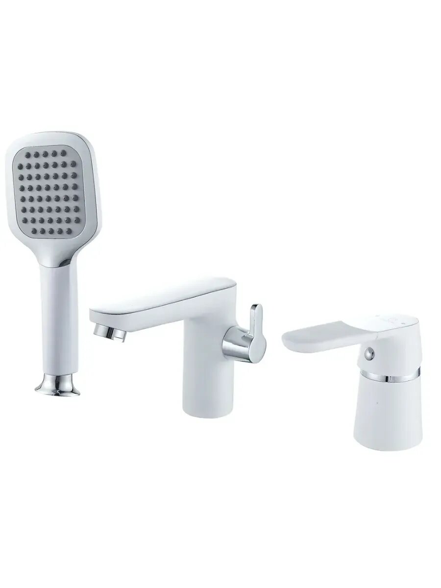 Смеситель на борт ванны на три отверстия