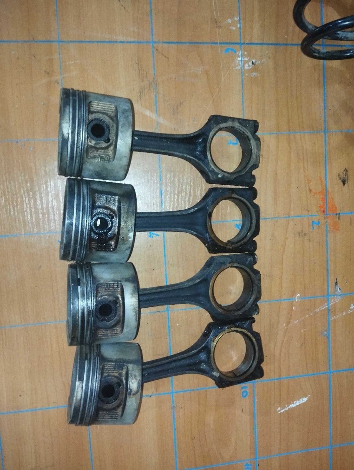 Поршень Фольксваген Пассат Б3 1,8 PB Б/У с пробегом