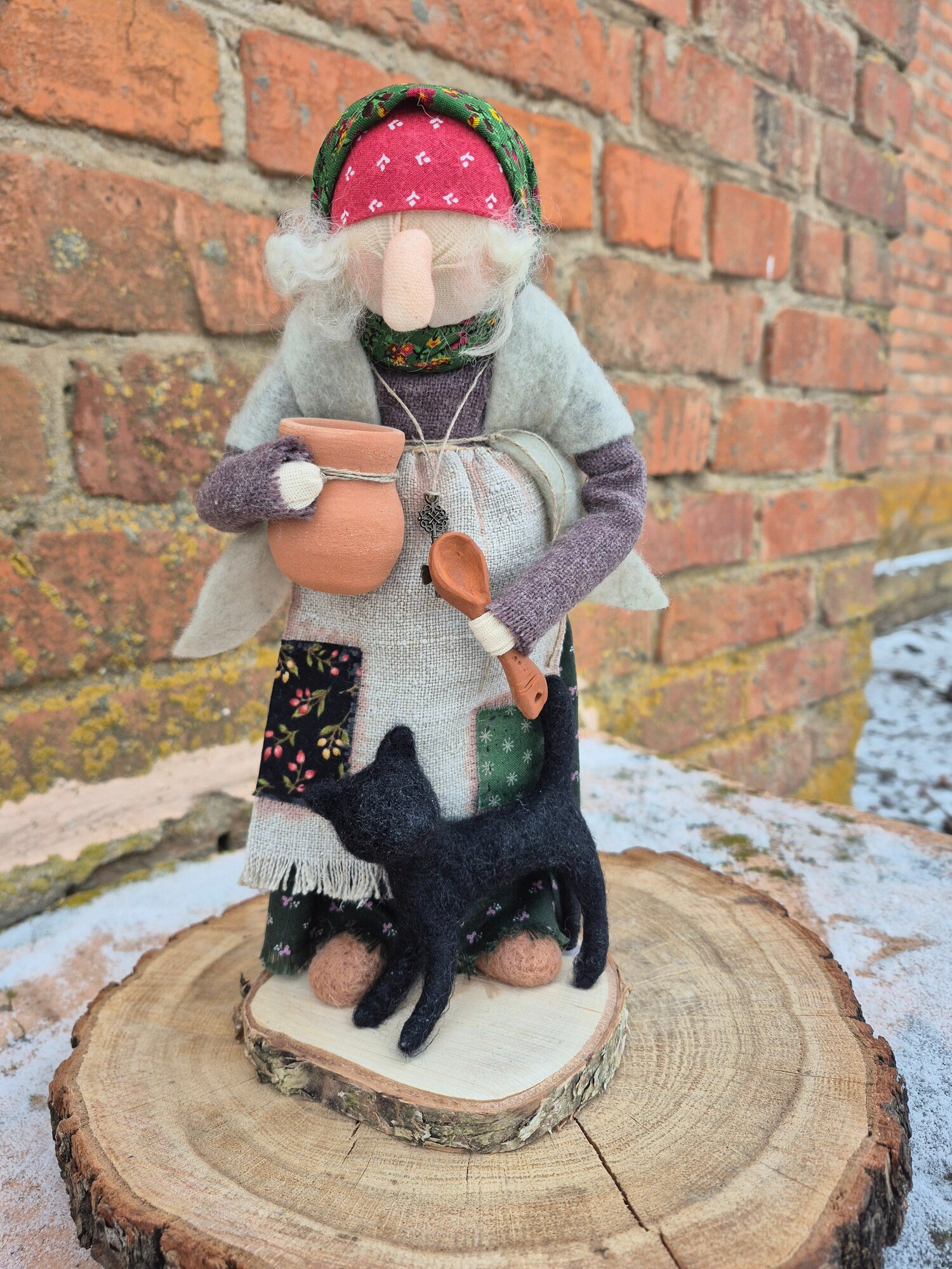 Кукла-оберег Баба Яга с Котом, дерево/текстиль, зеленая, ручная работа
