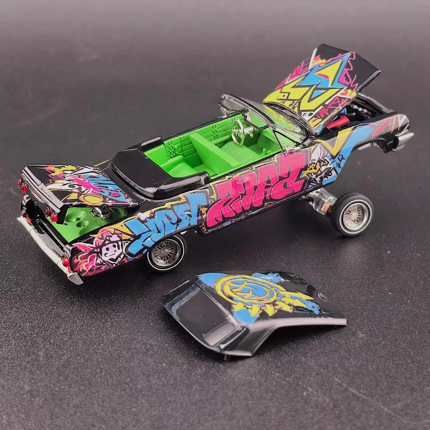 BBURAGO Chevrolet Impala Coast 1:64, Doodle box